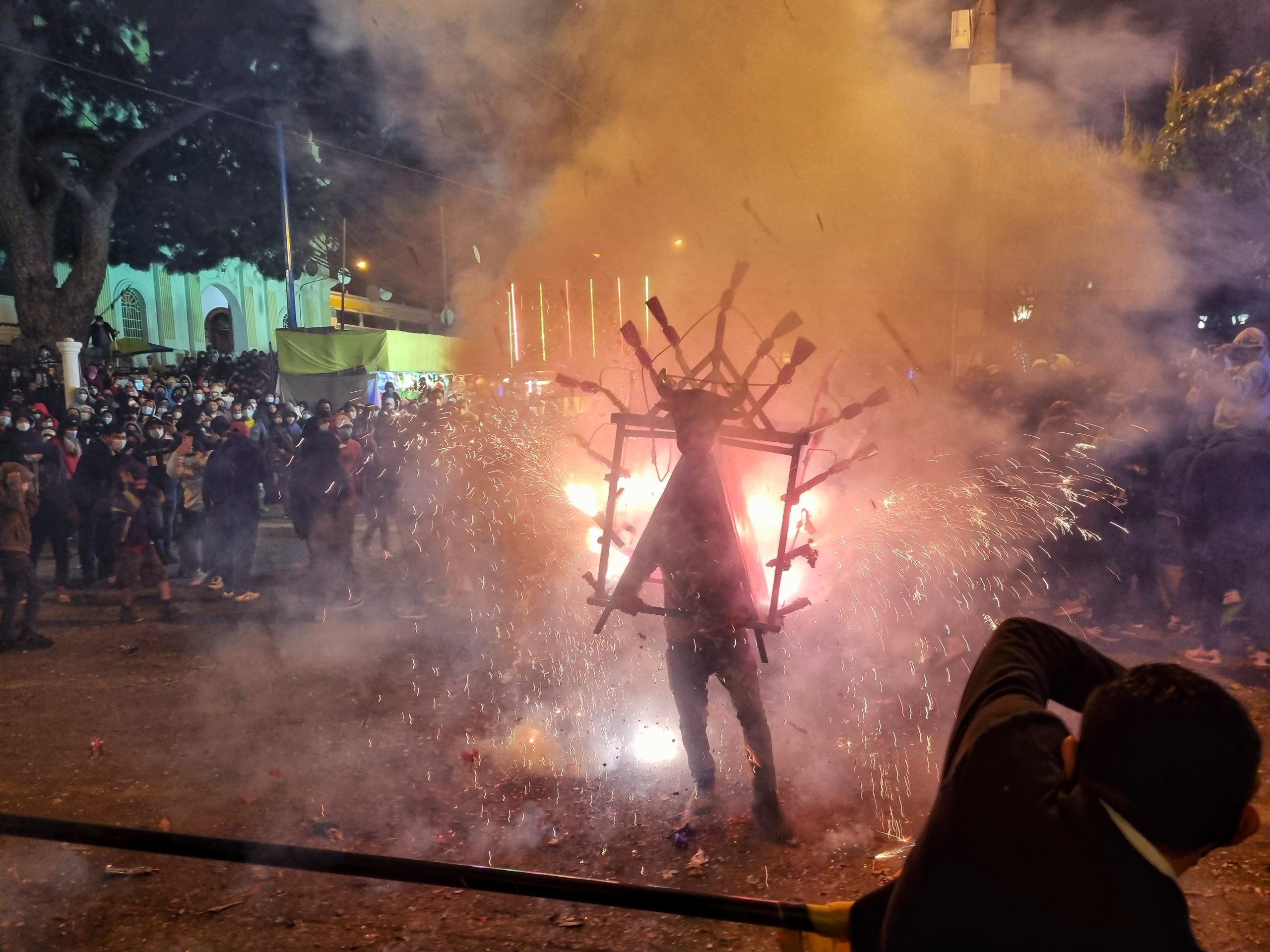 NUESTRAS TRADICIONES: Guatemala: El «torito» mixqueño - Revista ...